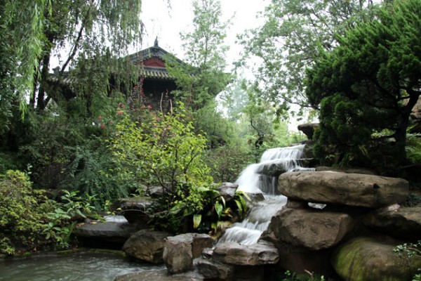 Templo de Wuhou (Chengdu) Religión y naturaleza