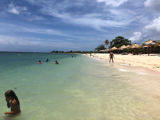 Playa Ancón ... La playa de Trinidad y tesoro de Cuba