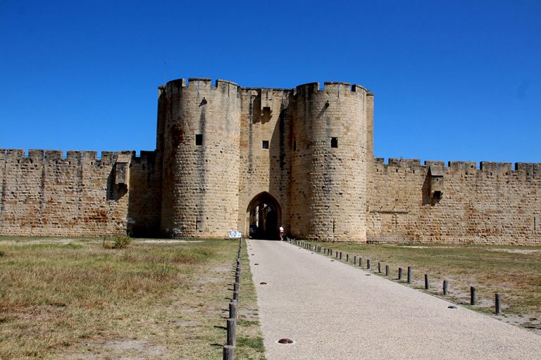 Que visitar en Aigues-mortes, tesoro de la Camarga en Francia