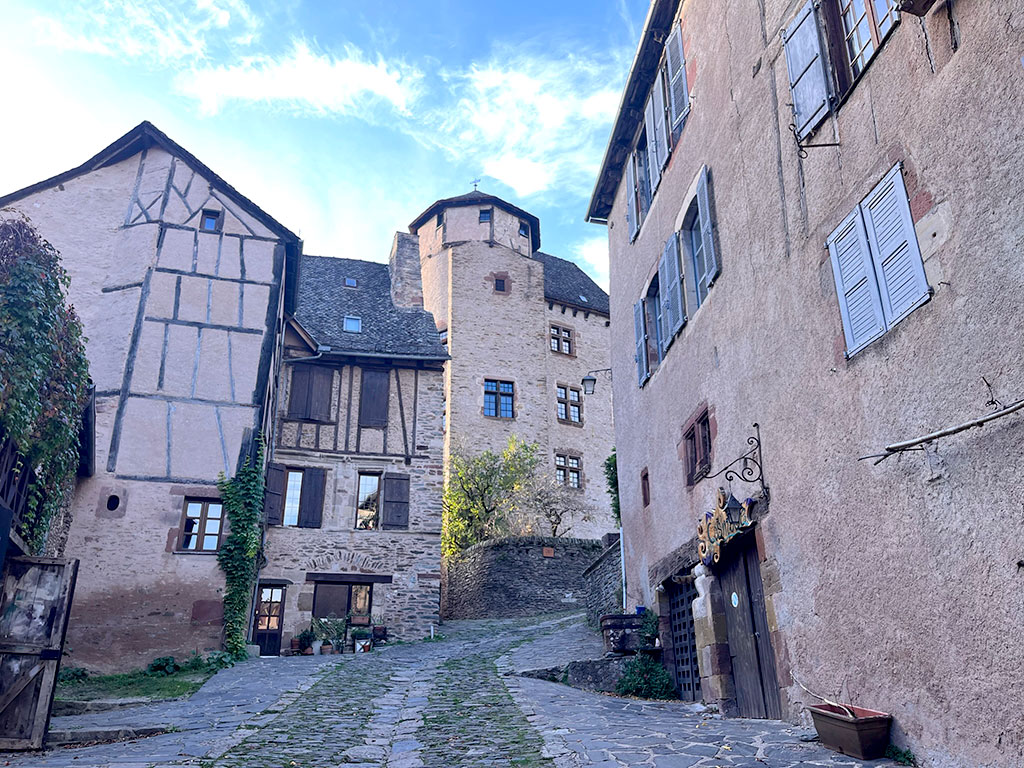 Que ver en Conques (Francia) + Guía completa 2026
